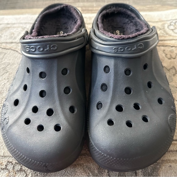 CROCS | Shoes | Crocs Lined Clogs Dual Comfort Black Fur Size M5w7 ...